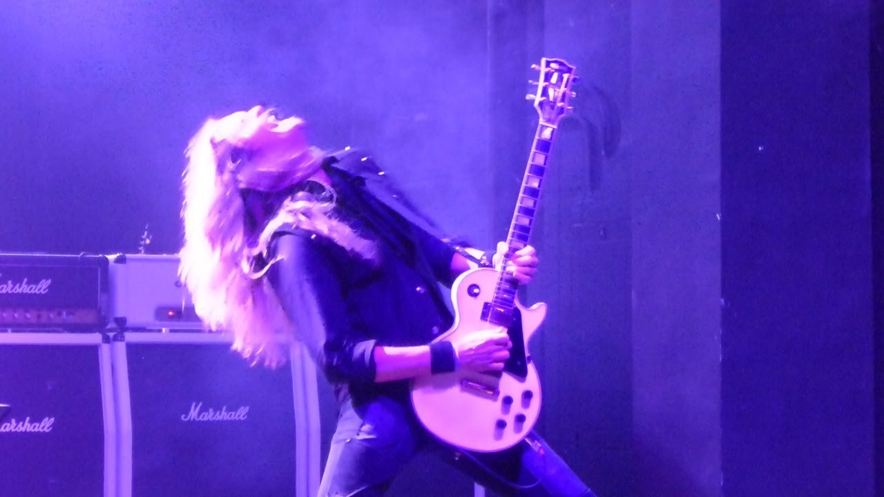 Coverdale recruteert gitarist Joel Hoekstra | Written in Music