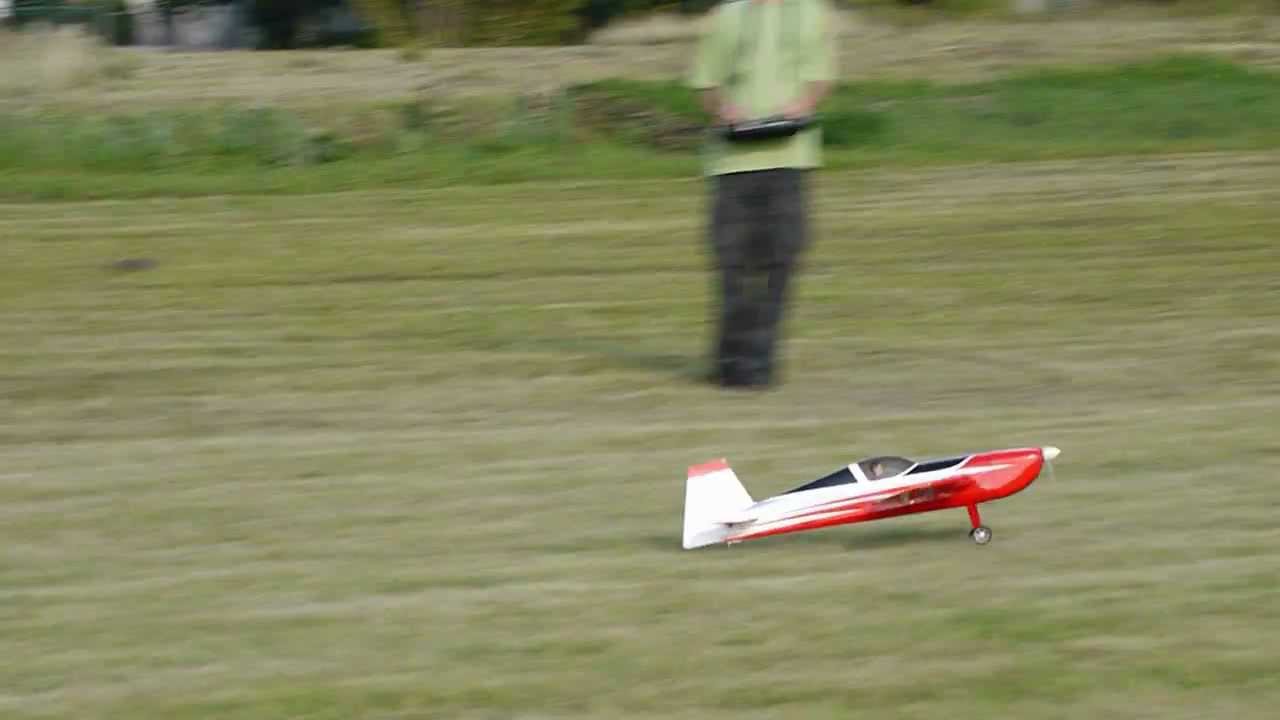 Hyperion Extra 330SC - oblot modelu - YouTube