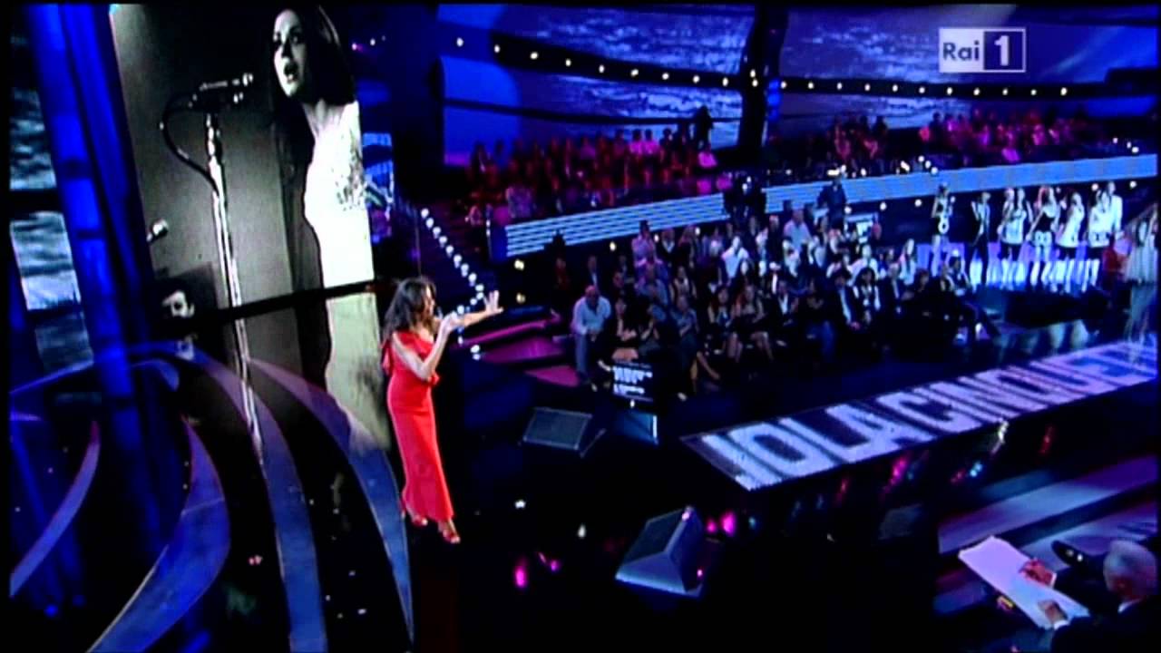 Gigliola Cinquetti-La Pioggia-I Migliori Anni 2011.mp4 - YouTube