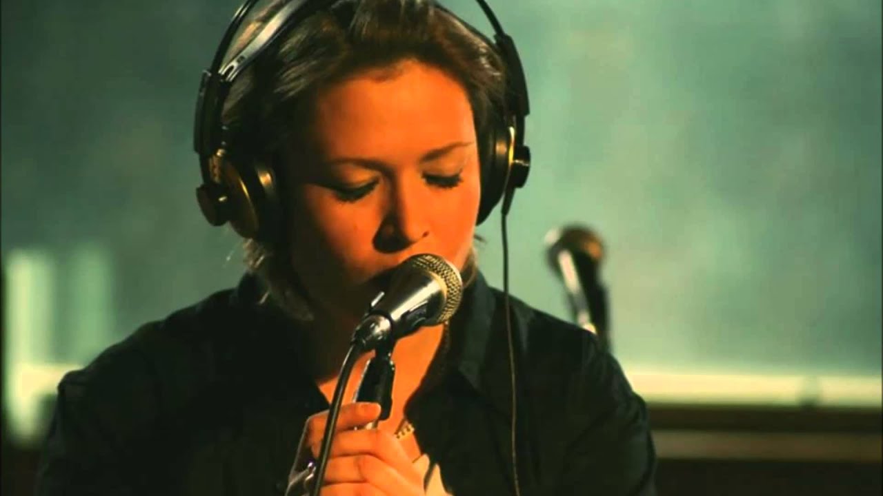 Velveti feat. Ana Curcin - Sweet Jane live at Studio 6 - YouTube
