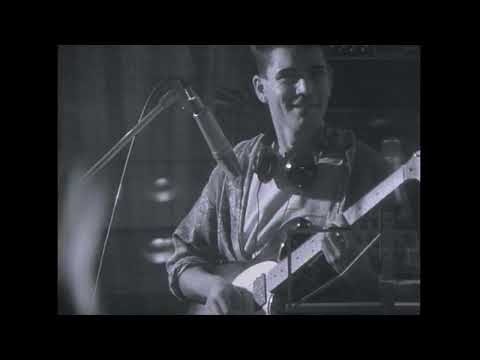 Flash and the Pan - Early Morning Wake Up Call (Official Music Video HD)
