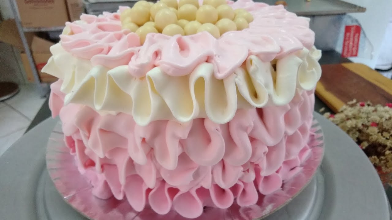 DECORAÇÃO BOLO BABADO COM BICO 402 WILTON - YouTube