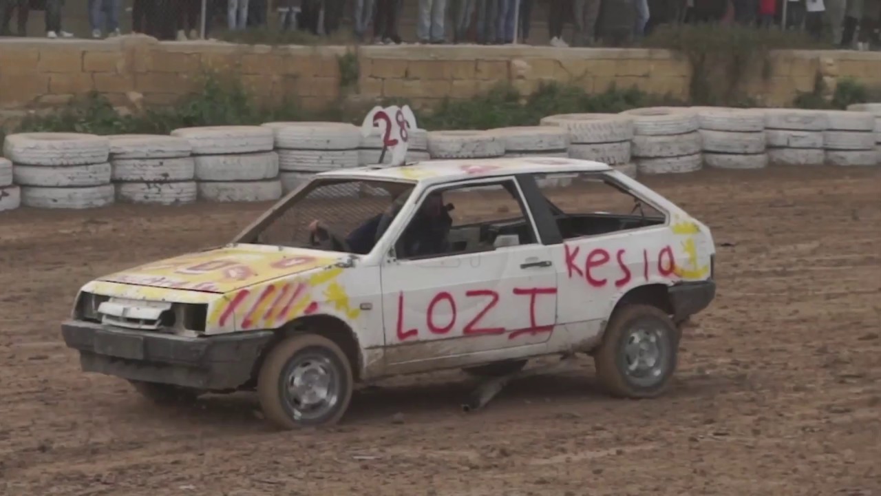 ASMK Brian Mascari jirbaħ id Demolition tal karozzi żgħar - YouTube