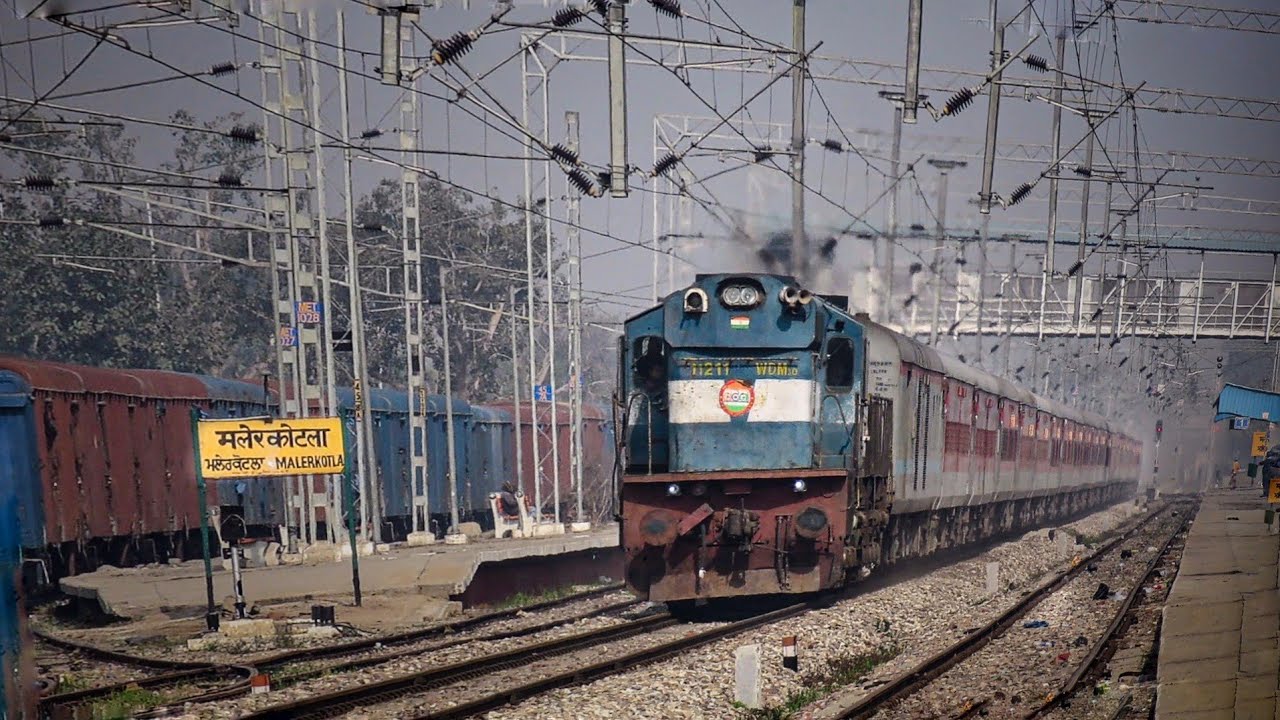 100 kmph ALCO led VIVEK Express Strom past MALERKOTLA ! 19028 Jammu ...