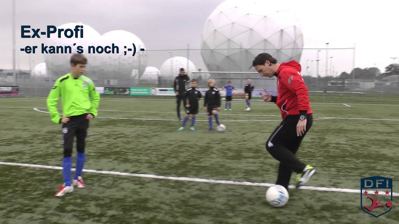 Fußball Technik Training am Deutschen Fußball Internat - YouTube
