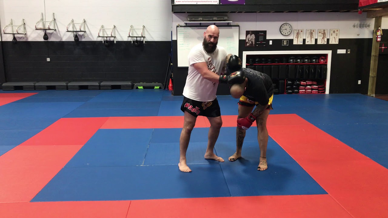 Muay Thai Clinch:Under hook control - YouTube