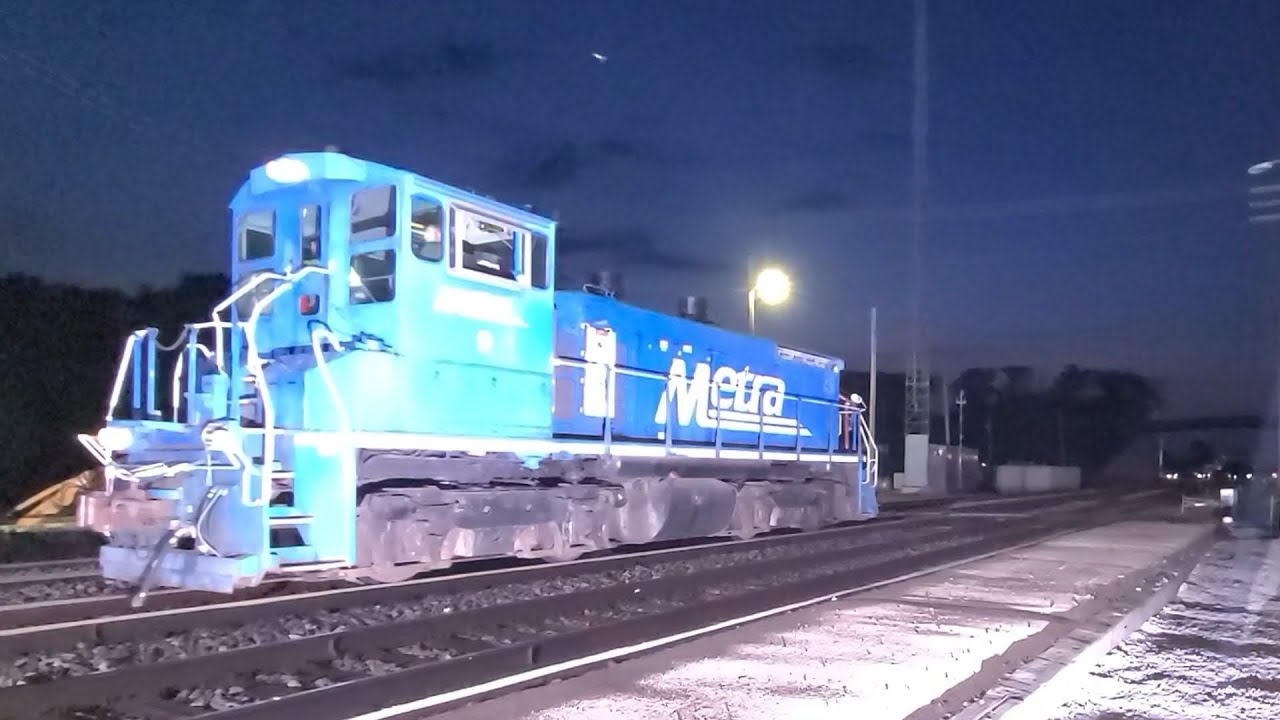Metra 9 SW1500 | Roundout, IL - YouTube