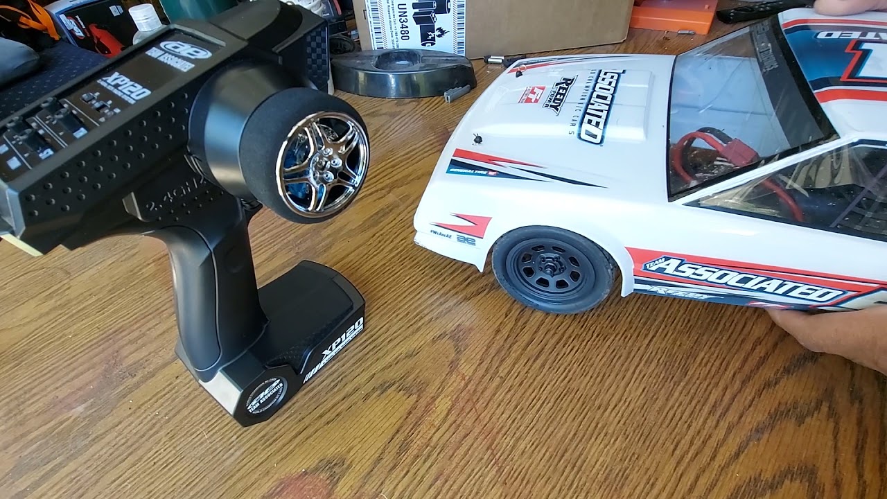 Team Associated SR10 dirt oval car First Run 2s and 3s - YouTube