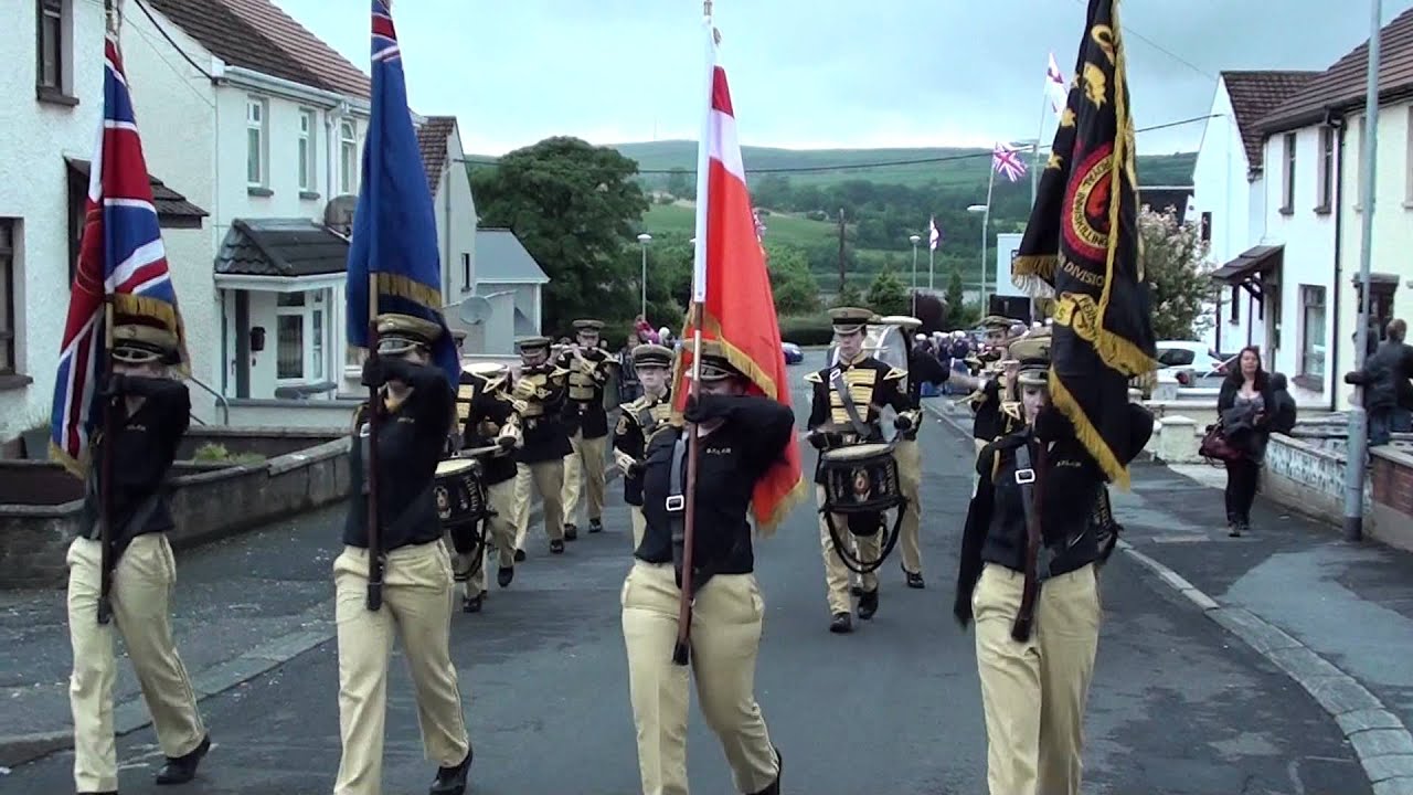 South Fermanagh Loyalists @ Pride Of The Orange And Blue 2013 - YouTube