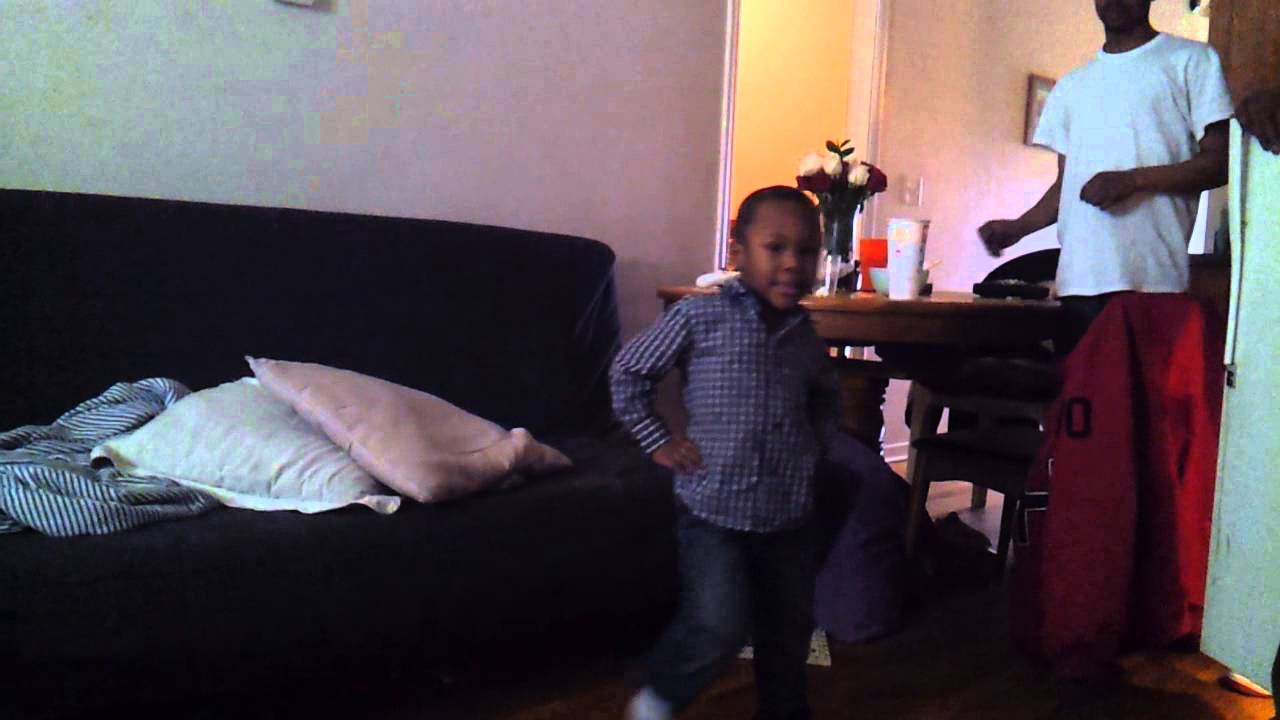 Little kid sing dance like a stripper - YouTube