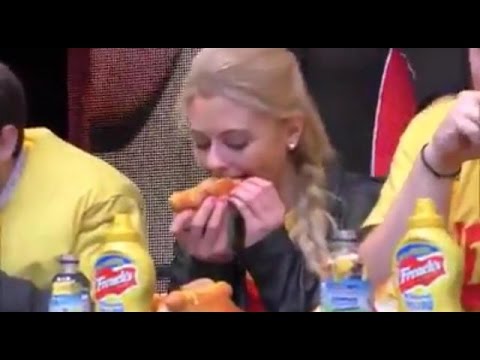 Hotdog Eating Competiton Grillstock Kate Ovens - YouTube