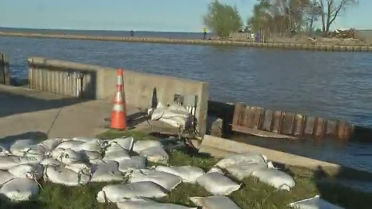 Retaining Wall Collapses in Olcott - YouTube