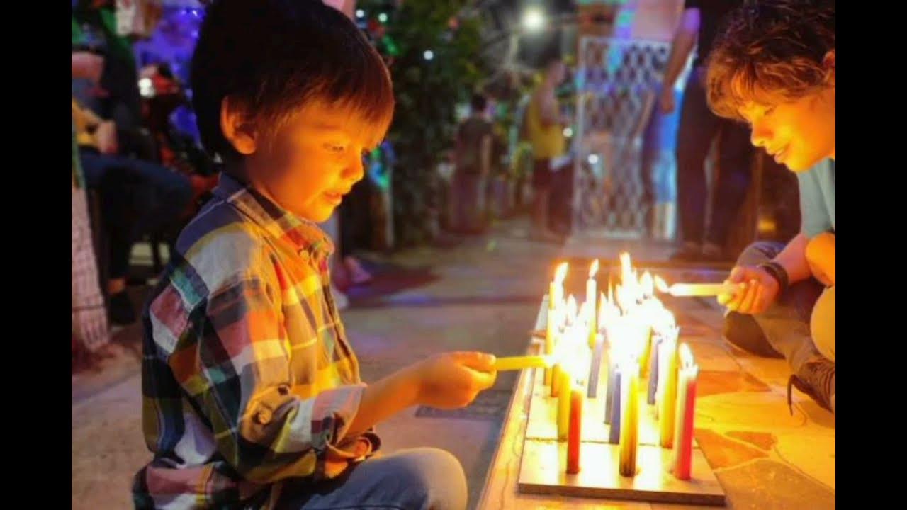 ¡El día de las velitas! The day of the little candles! - YouTube