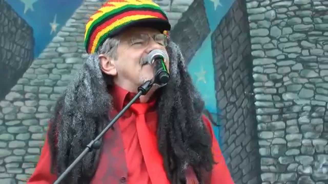 Bob Marley's Donder op@zwarte Cross 2013 met Normaal en Benny Joling ...