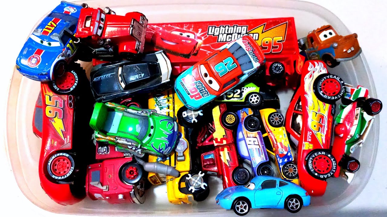 Carrinhos para Brincar e Colecionar Disney pixar Celi Relâmpago Mcqueem ...