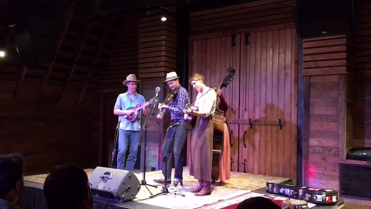 Foghorn Stringband at Barns of Rose Hill - YouTube