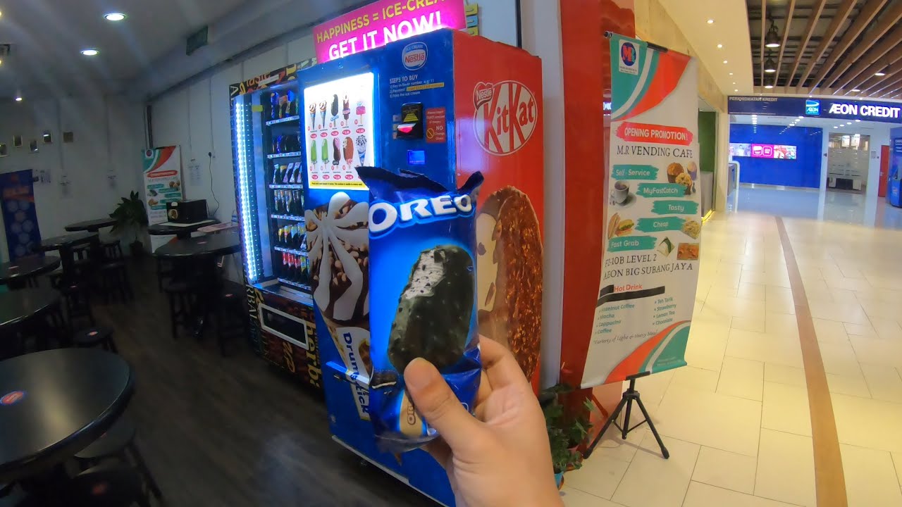 Oreo Ice-cream From A Vending Machine | Cheesy Sausage - YouTube