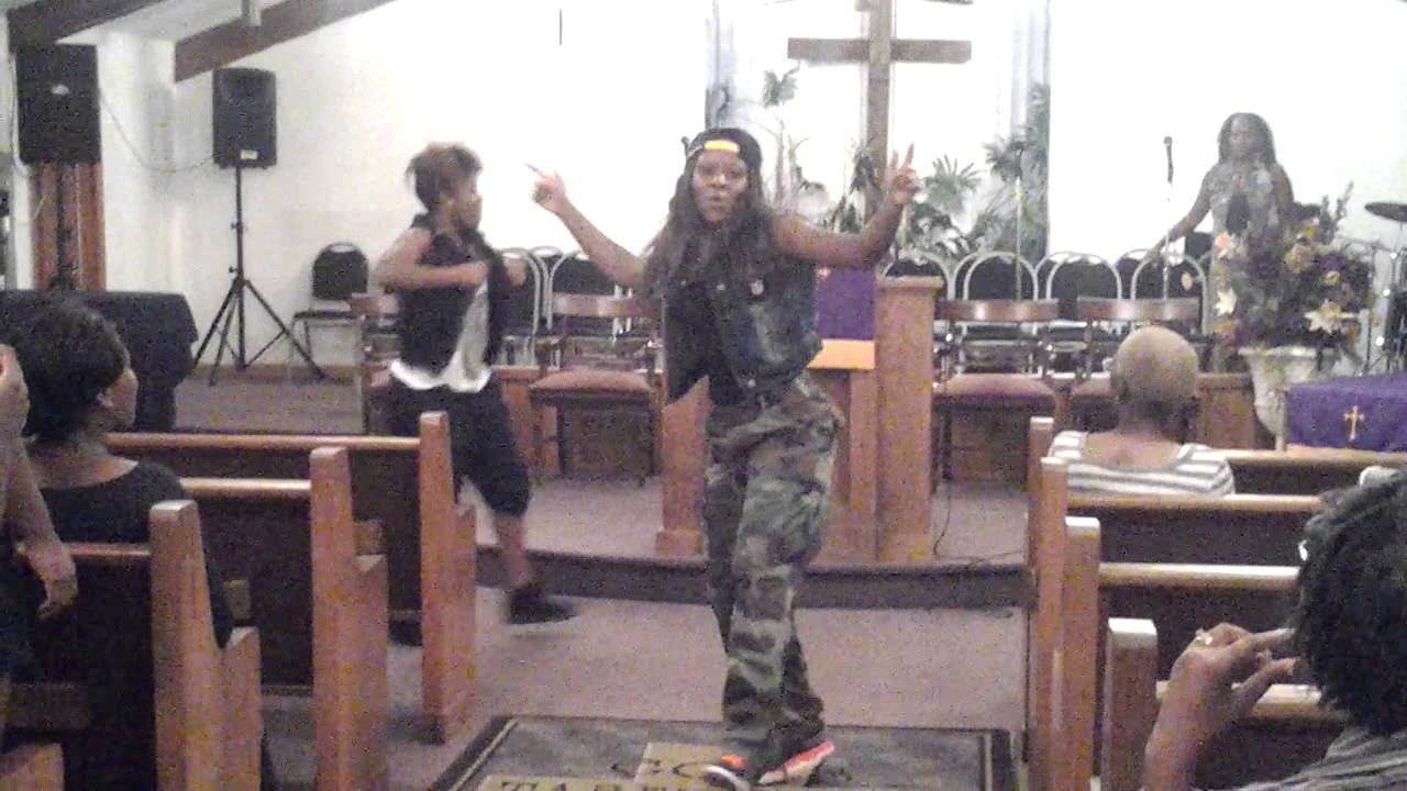 Taylor and Tyler Overbey dancing - YouTube