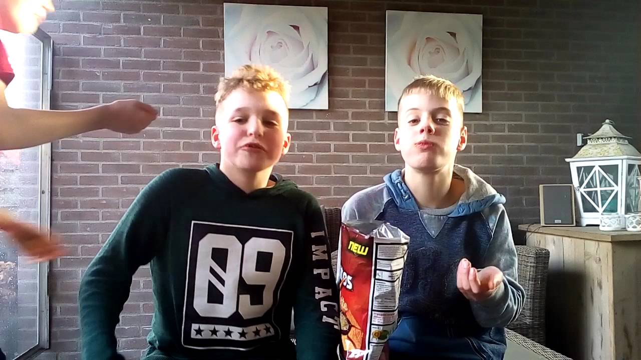 DORITOS ROULETTE CHALLENGE [GAAT FOUT] - YouTube