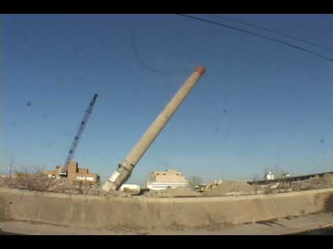 Sioux City Swift Smokestack Demolition - YouTube