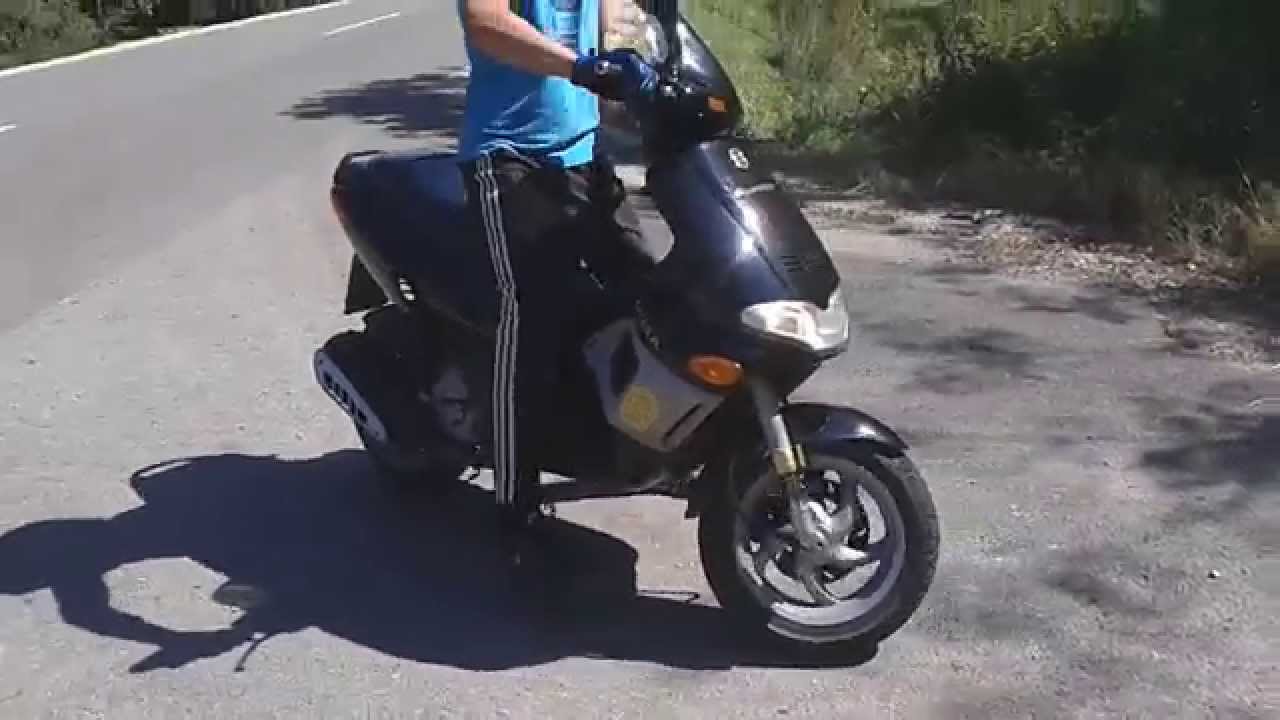 Gilera Runner 180 Wheelie Competition - YouTube