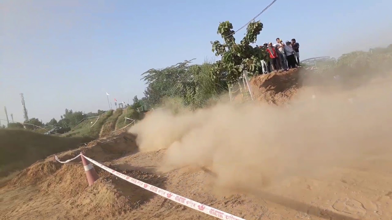 Car recsing - YouTube