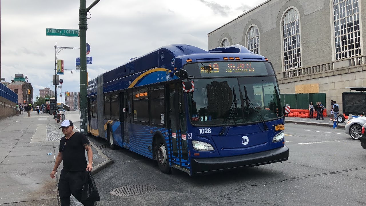 2018 New Flyer XN60 #1028 on the Bx19 at 149th Street and Grand ...
