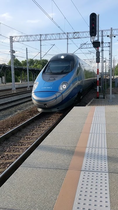 Wjazd Pendolino ED250 na stacje Zawiercie 🚄 #koleje #train #trainspotting #pendolino - YouTube