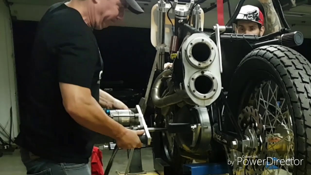 Harley Davidson XR750 Start Up on New Engine Build - YouTube
