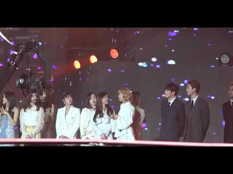 180110 Twice & Winner Smile at ending GDA 2018