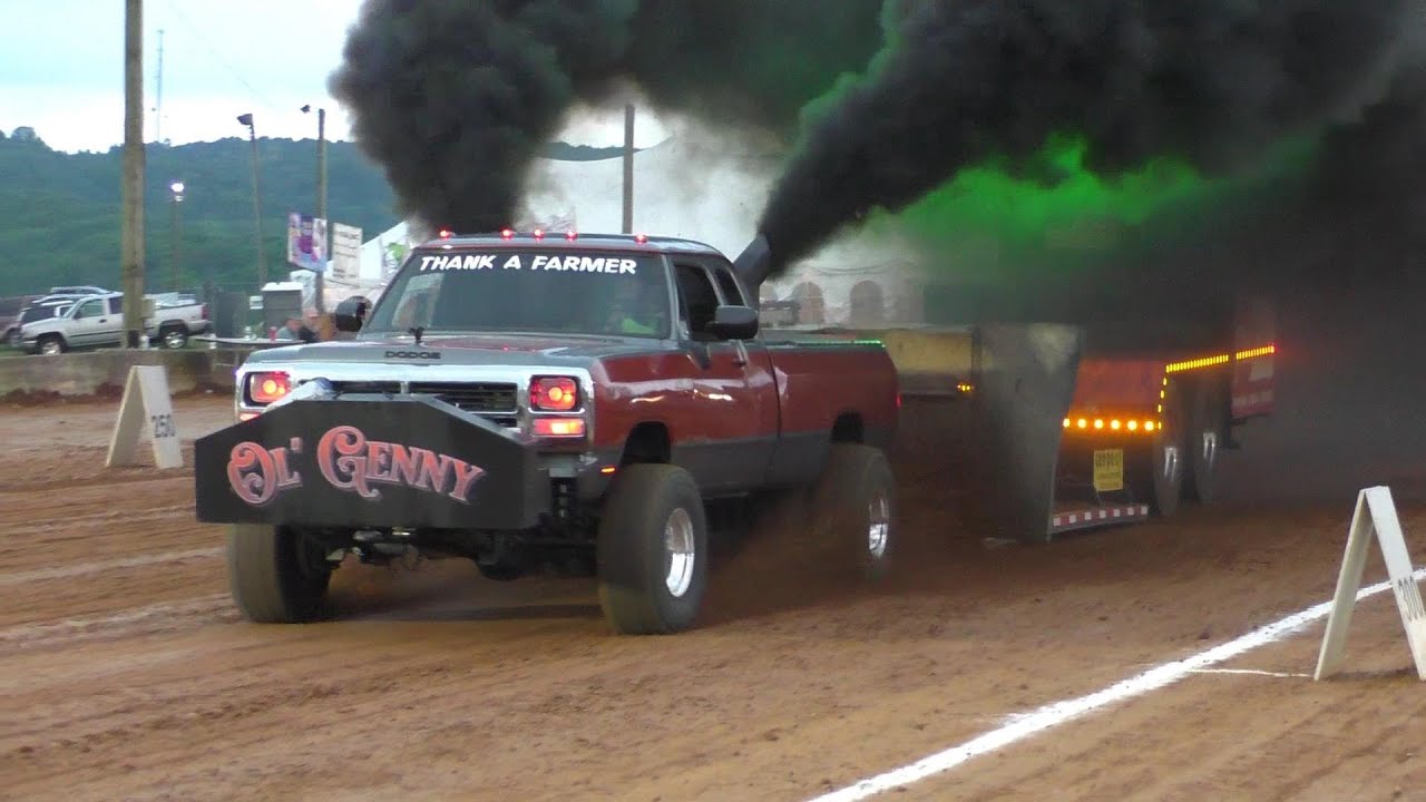 Hard Charging Diesel Truck Pulling Pro Stock Diesel 4x4 Trucks Pulling ...