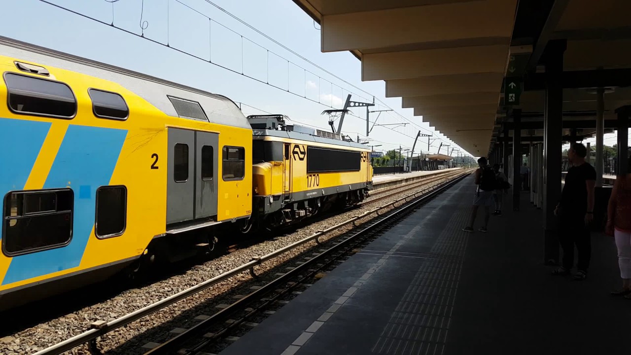 NS DDM-1 1700 als Sprinter en Thalys passeert Amsterdam Holendrecht ...