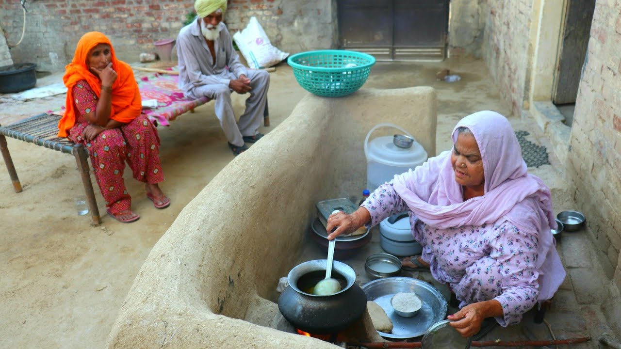 Punjabi Daily Kitchen Routine 2019🥰 Village Life of Punjab/India 🥰 ...