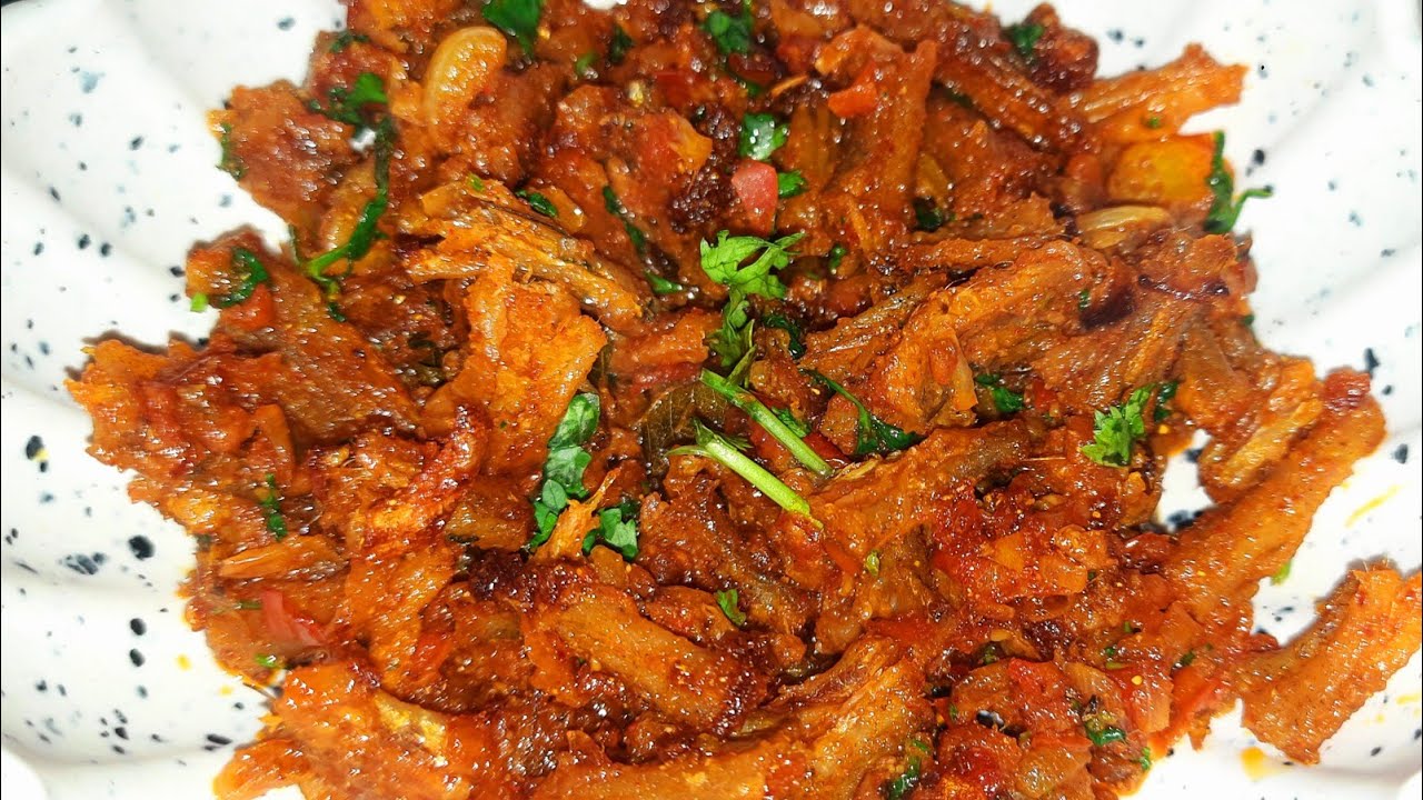 Sukhe bombil recipe|| jhatpat fish recipe || Quick and tasty bombil ...