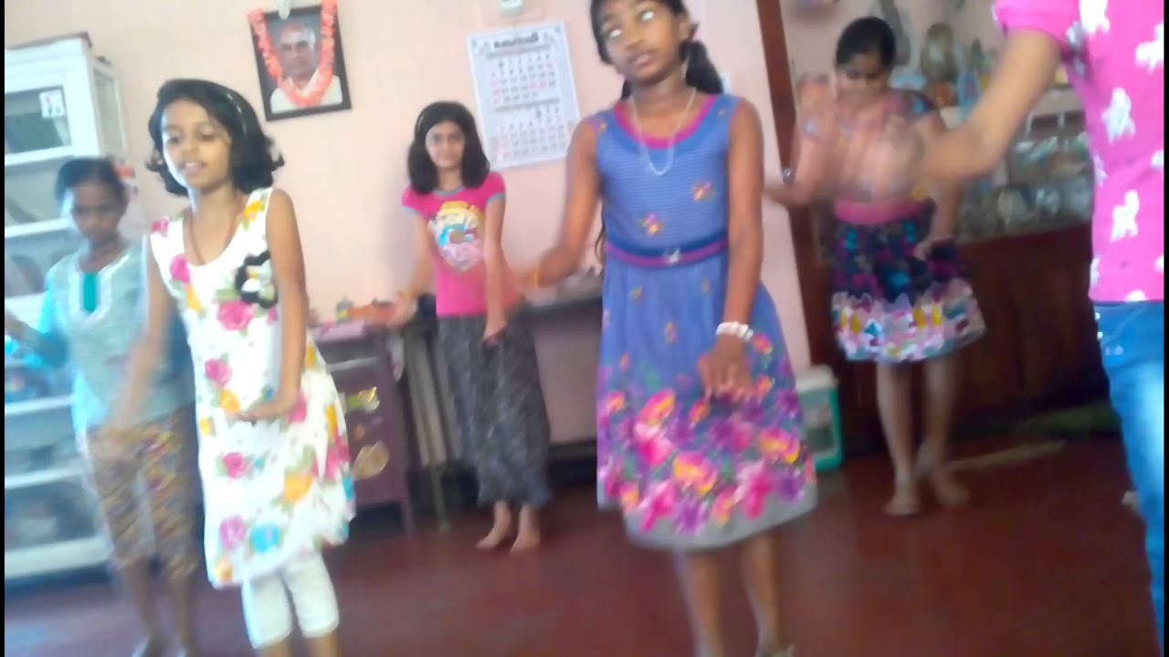 Little girls Dance practice - YouTube