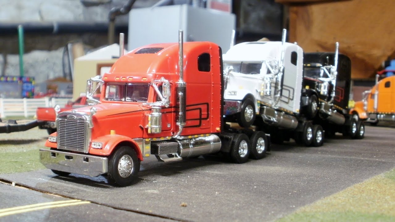 First Gear 1:64 Scale Freightliner Classic XL Tractor 3-Piece Set No ...