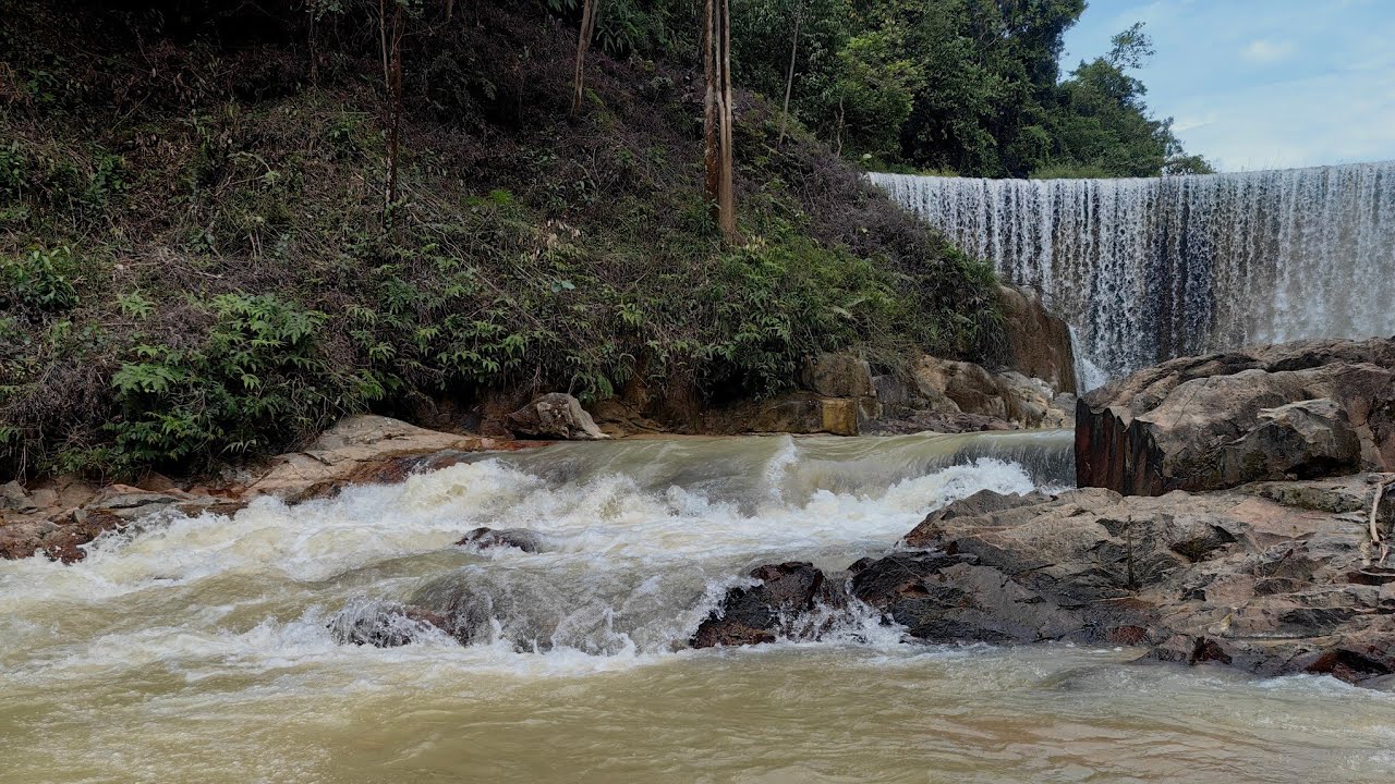 Public hot spring Lubuk Timah near iPoh town in Simpang Pulai Perak ...