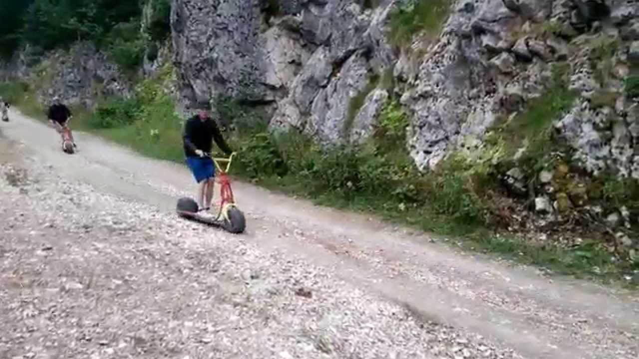 Op HOGE SNELHEID met de step de berg af! - YouTube