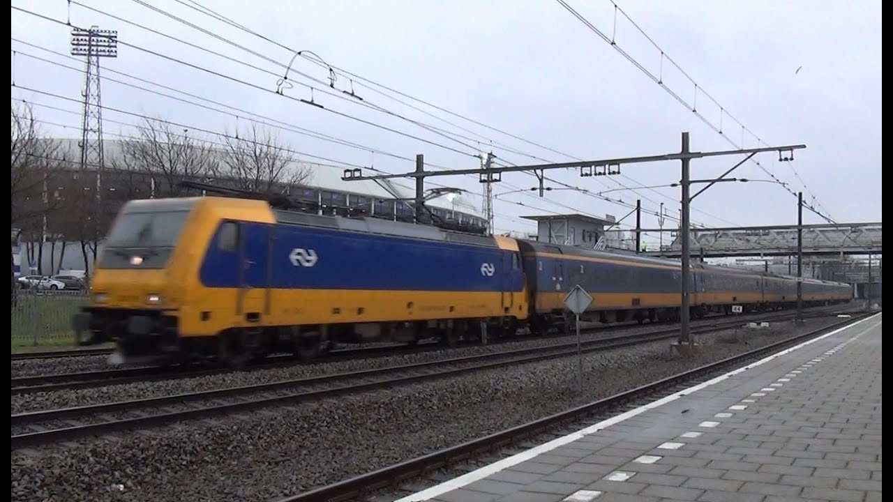 NS Traxx + InterCity Direct komt door Rotterdam Stadion - YouTube