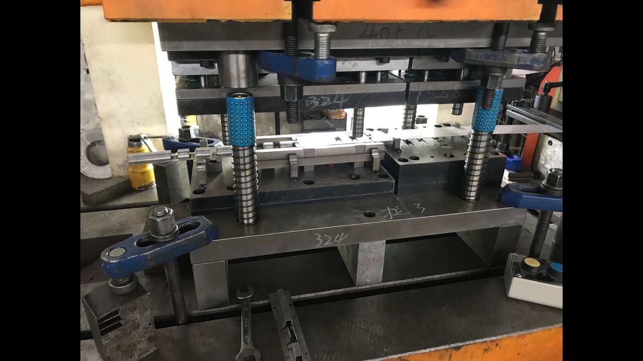 Tower bolt production line raw material feeder machine and press ...