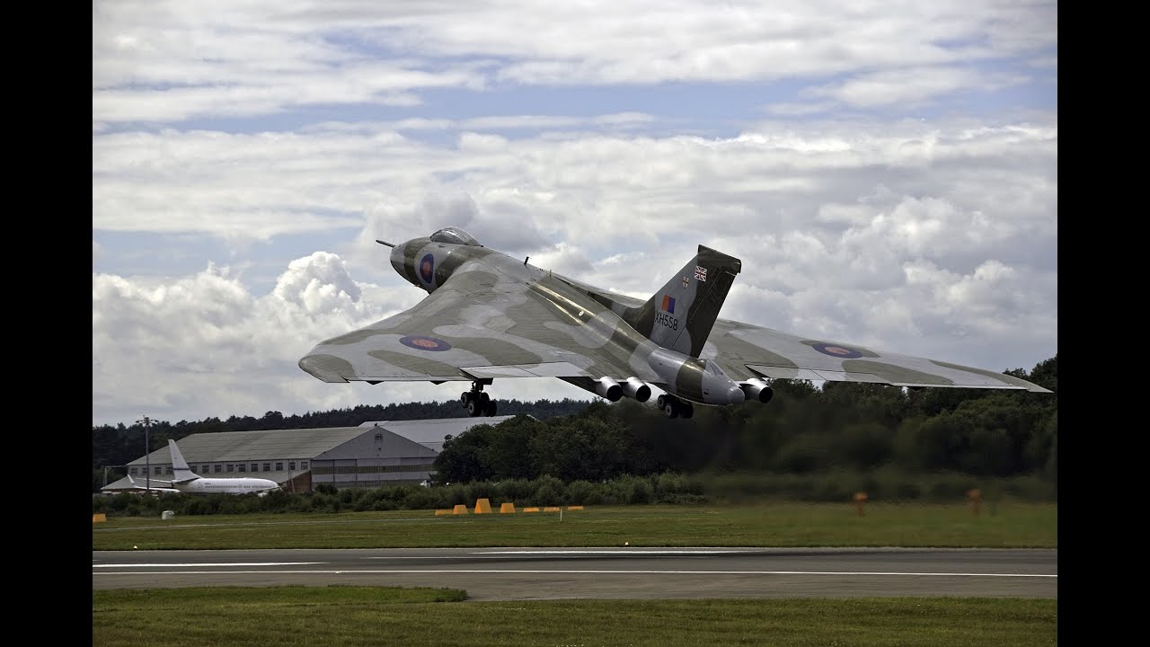 Operation Black Buck : The Falkland's Most Daring Raid. - YouTube