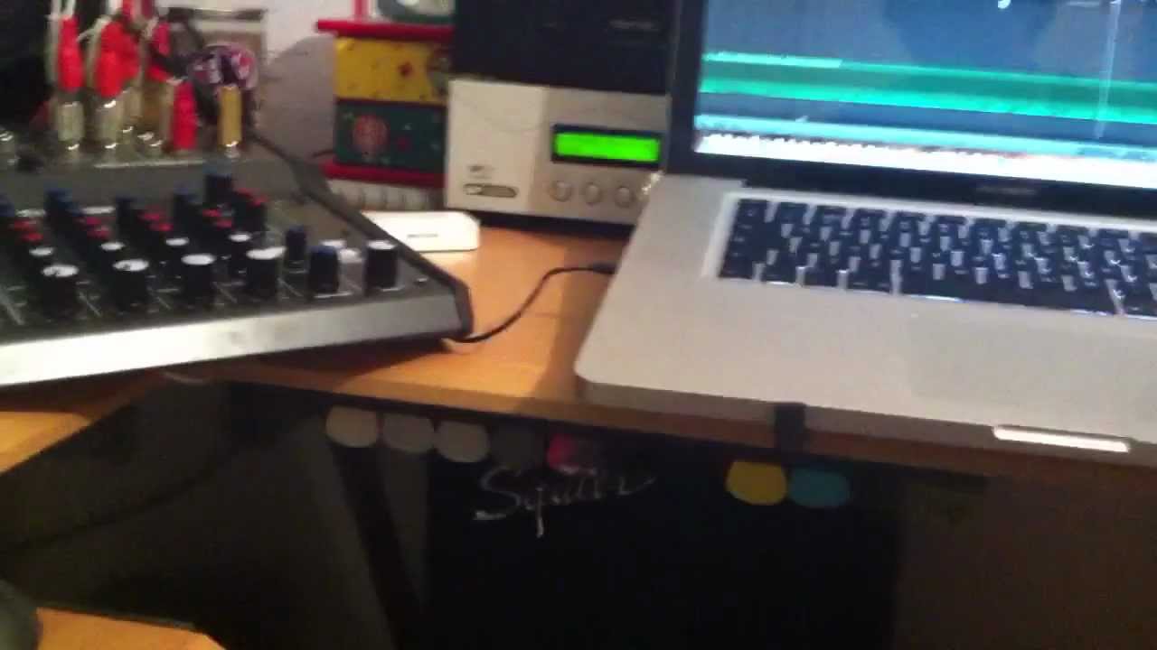 New 2012 Awesome Gaming/Editing Setup Room/Desk Tour & More! - YouTube