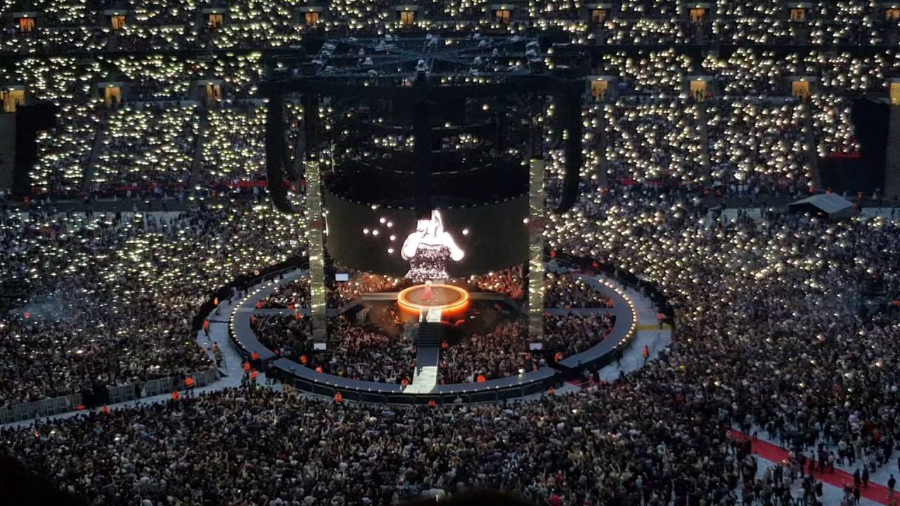 Adele Live 2017 Wembley Stadium - Make You Feel My Love - YouTube
