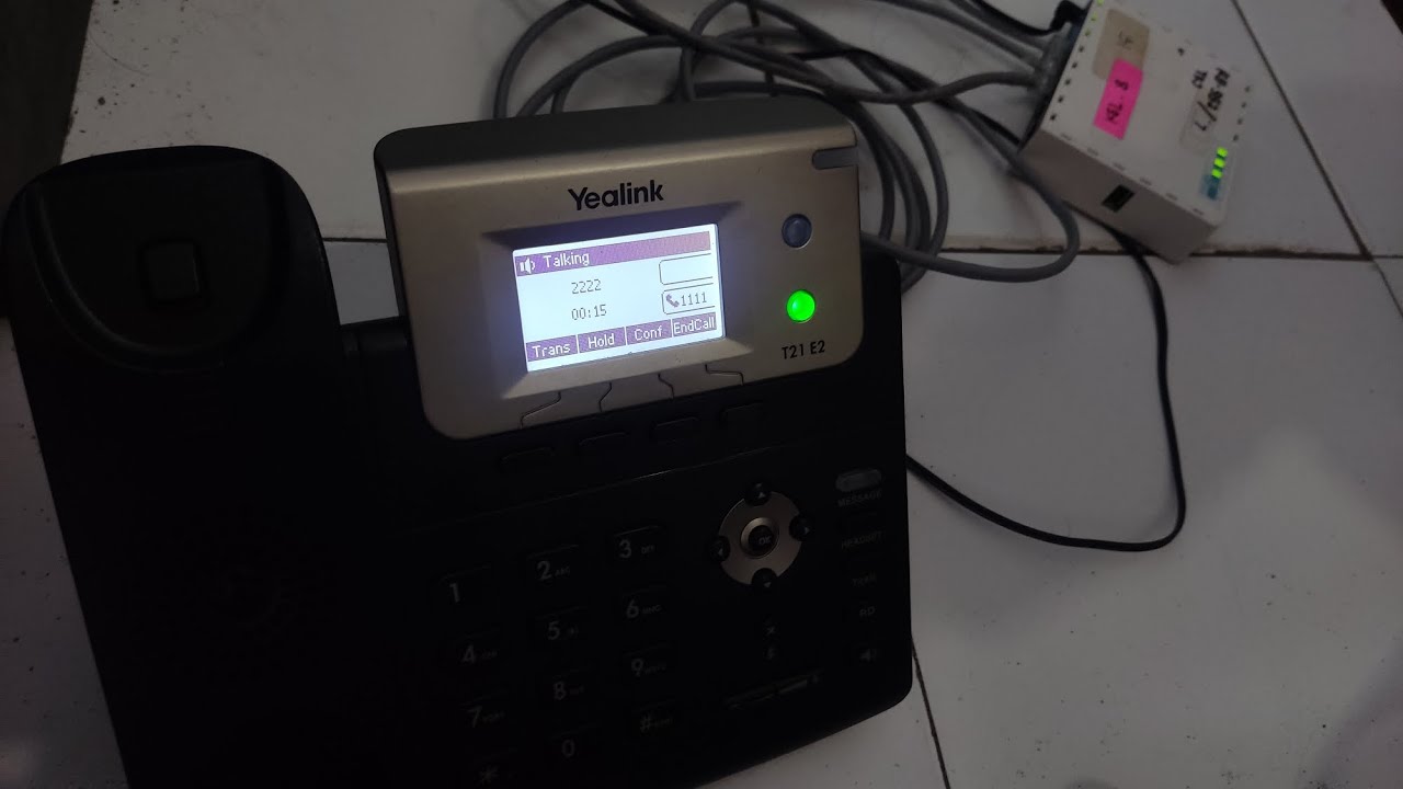 Tutorial menghubungkan ip phone dengan handphone berbasis SIP - YouTube