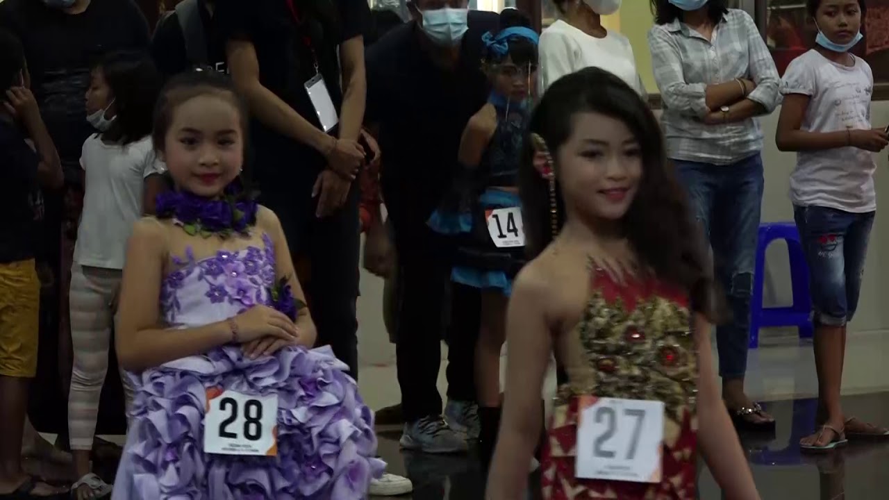 Fashion Show Competition - YouTube