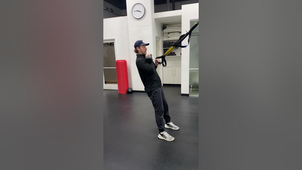 SA TRX Row with Rotation - YouTube