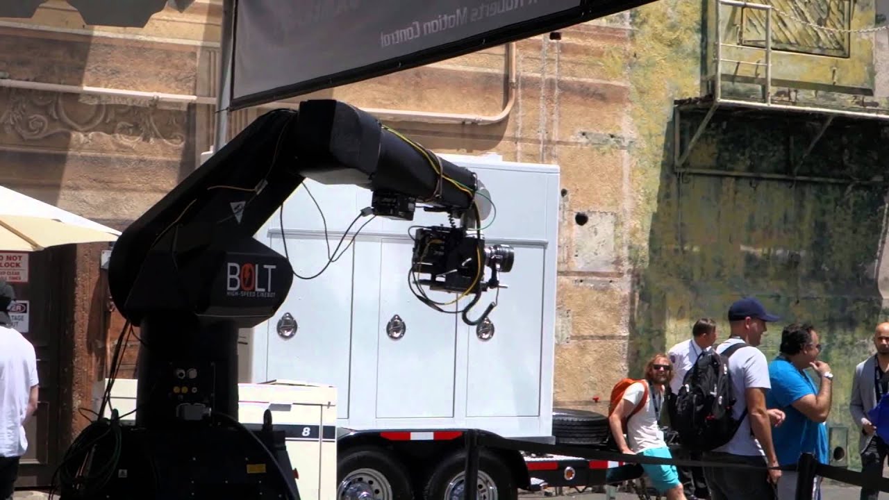 Cinebot "Bolt" at Cine Gear Expo 2015 - YouTube