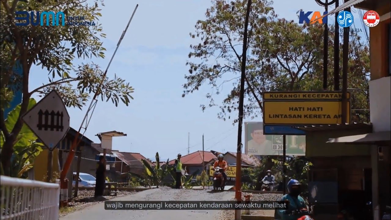 Tata Cara melalui Perlintasan Sebidang antara Jalan dan Jalur Kereta ...