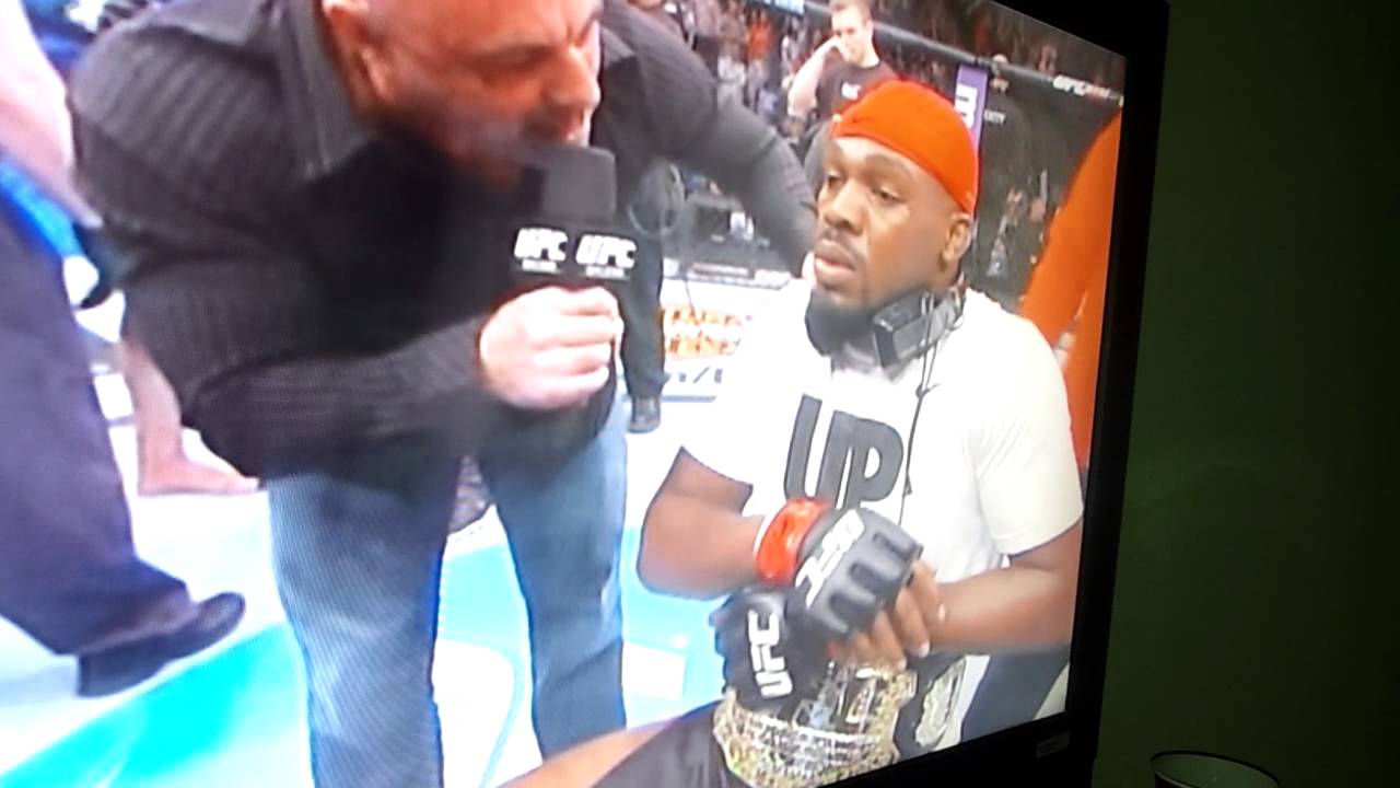 Jonny "Bones" Jones broken toe - YouTube