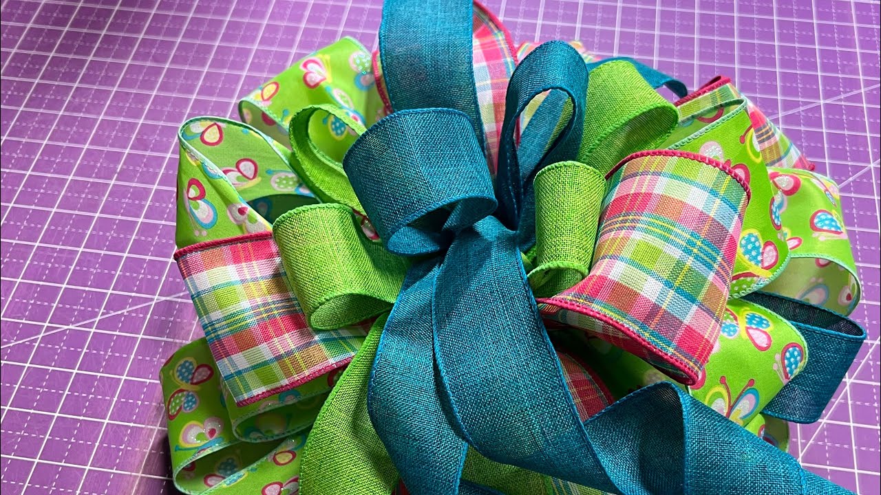 Make an easy Spring Bow| How to correctly use patterned ribbon on a bow ...